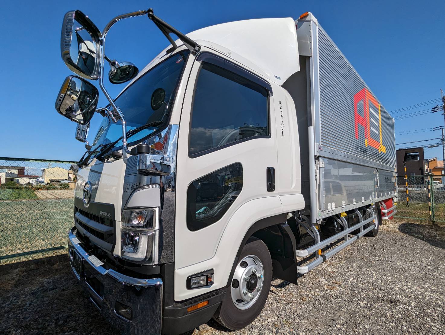 4t新車 2台納車されました - 南大阪・泉州地域で運送の事なら株式会社ACLへ！